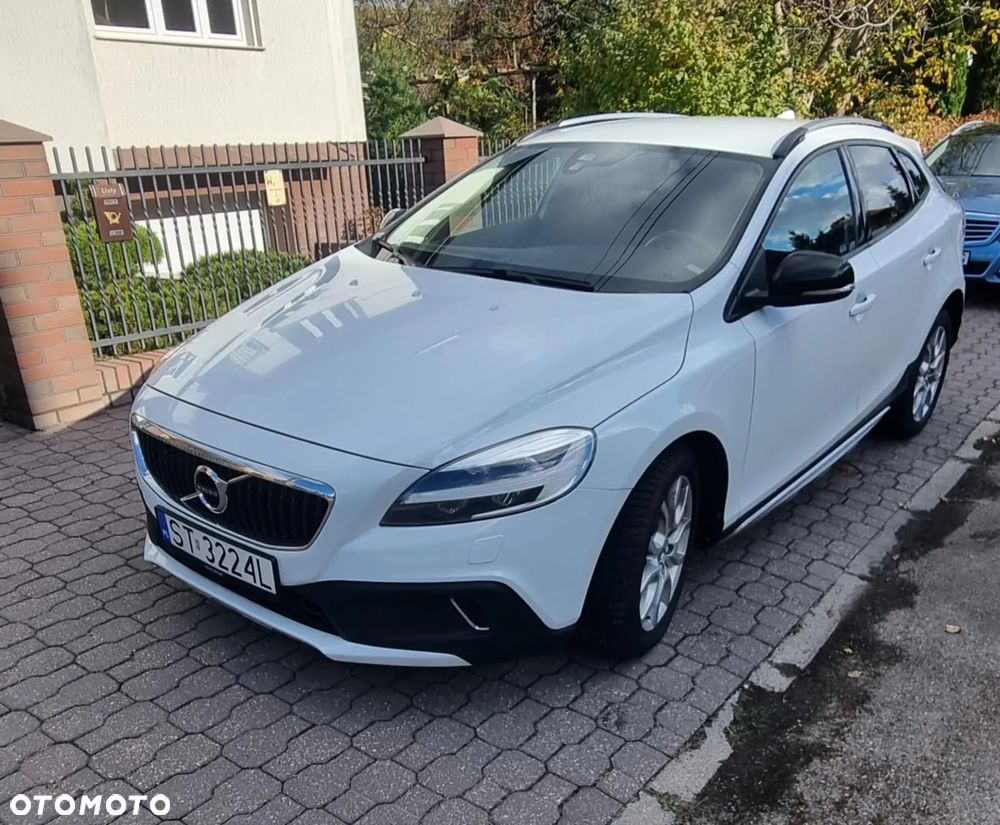 Używany Volvo V40 Cross Country 2017 - 63 000 PLN, 199 121 km - Otomoto.pl