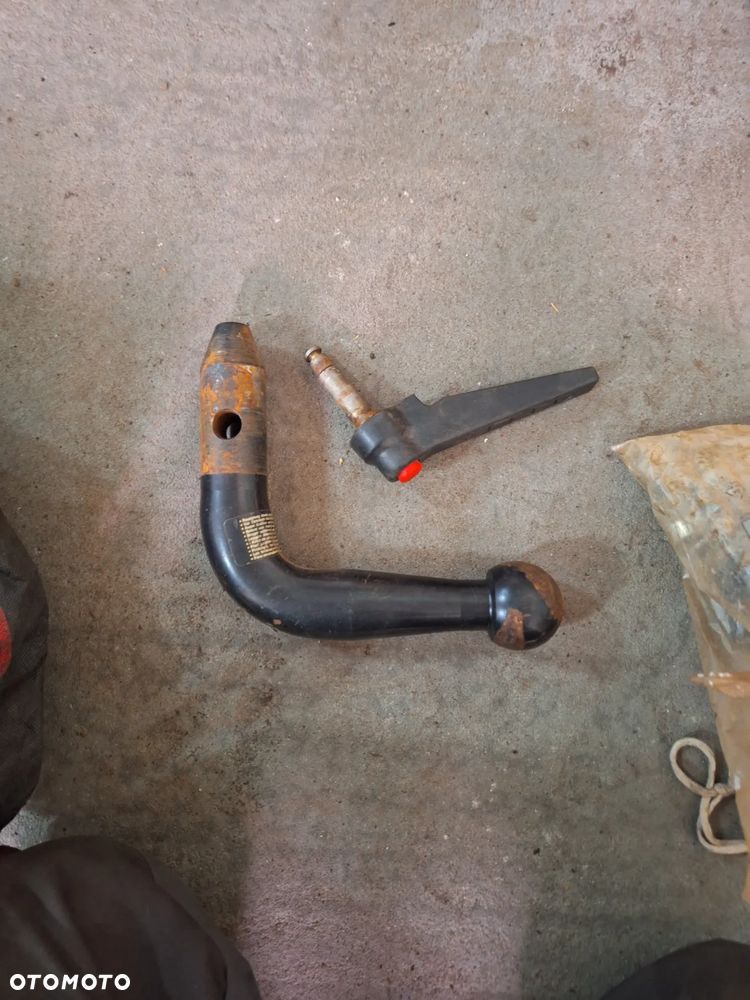 Używany Kompletne haki holownicze (belka + kula) - 250 PLN - Otomoto.pl