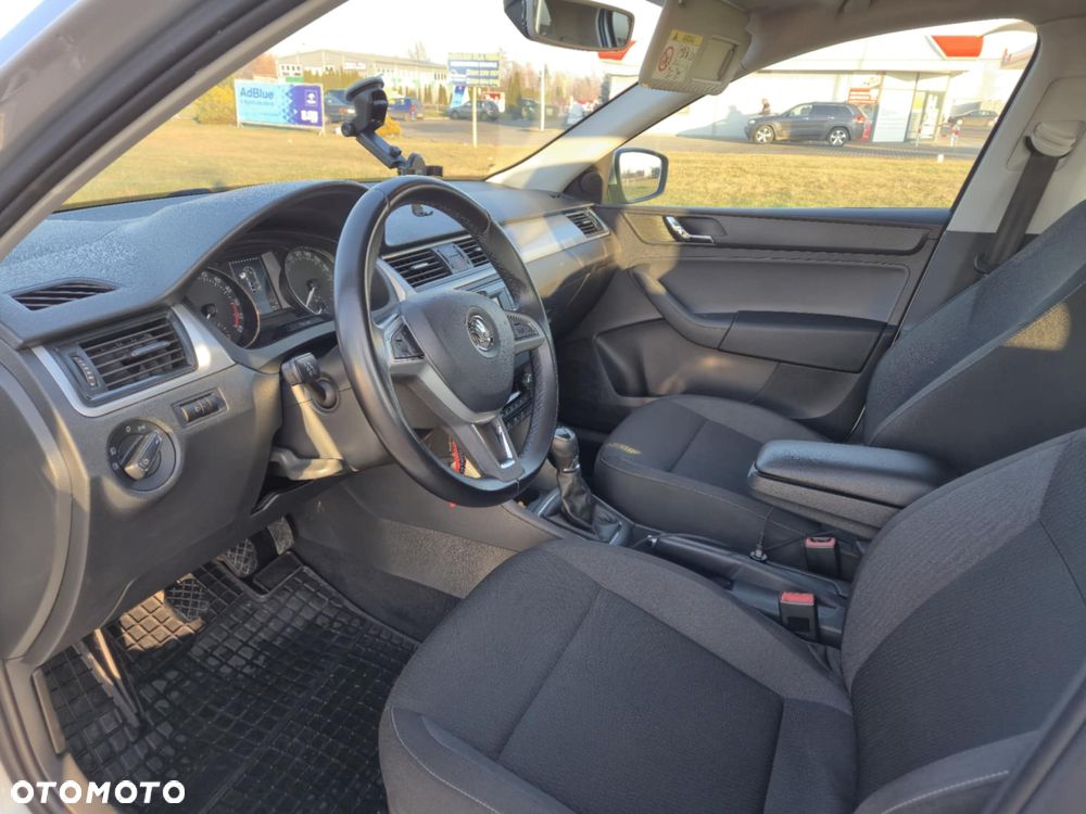 Używany Skoda RAPID 2015 - 24 500 PLN, 272 200 km - Otomoto.pl