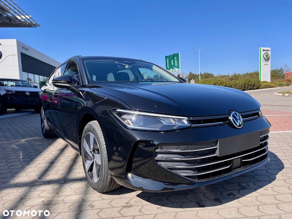 Nowy Volkswagen Passat Variant 2025 - 179 600 PLN, 1 km - Otomoto.pl