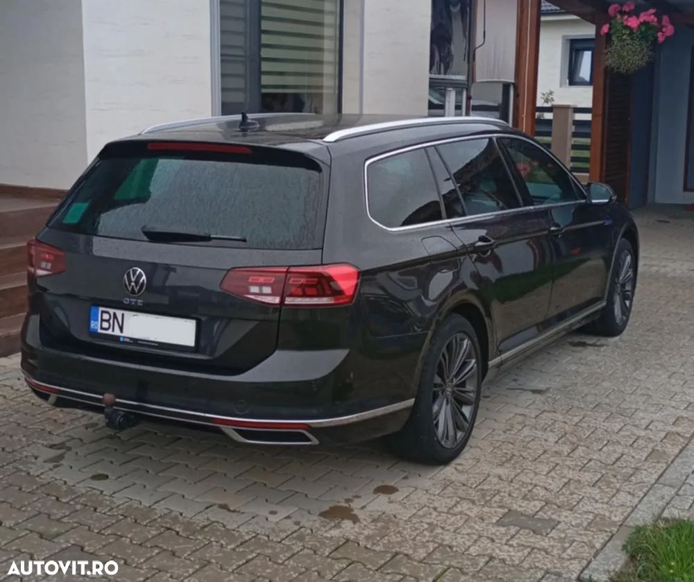 Utilizat Volkswagen Passat 2021 - 17 800 EUR, 250 131 km - Autovit.ro