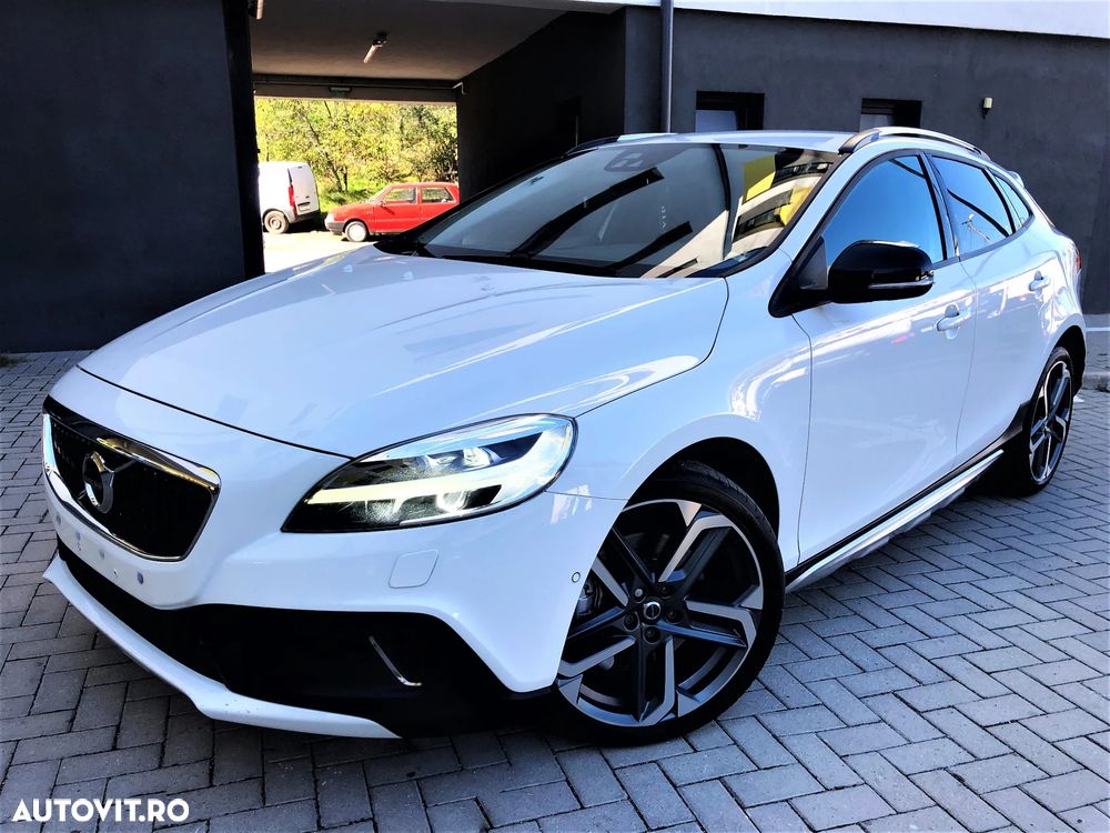 Utilizat Volvo V40 2017 - 14 499 EUR, 200 000 km - Autovit.ro