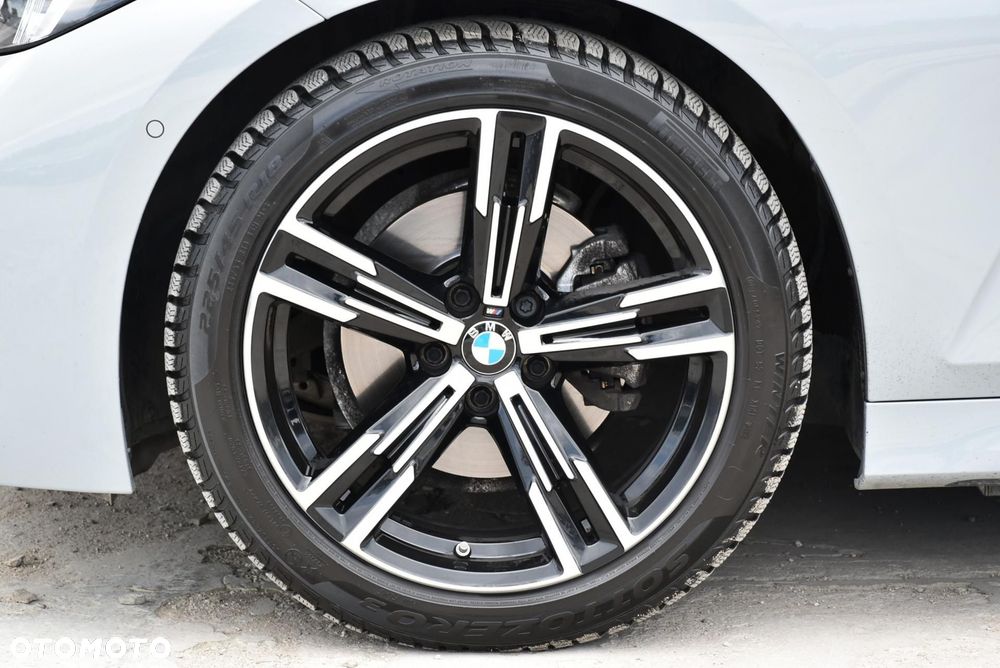 Używany BMW Seria 3 2024 - 189 900 PLN, 21 500 km - Otomoto.pl
