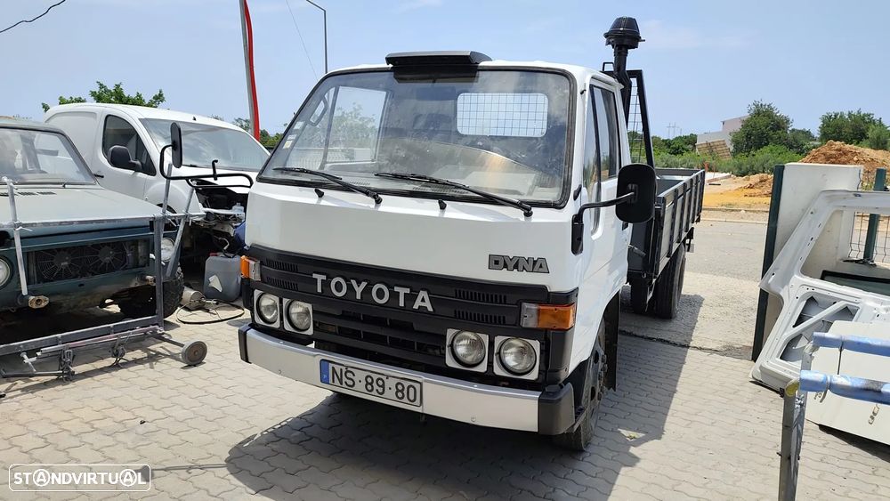 Usado Toyota Dyna 250 1985 - 6 200 EUR, 133 089 km - Standvirtual.com