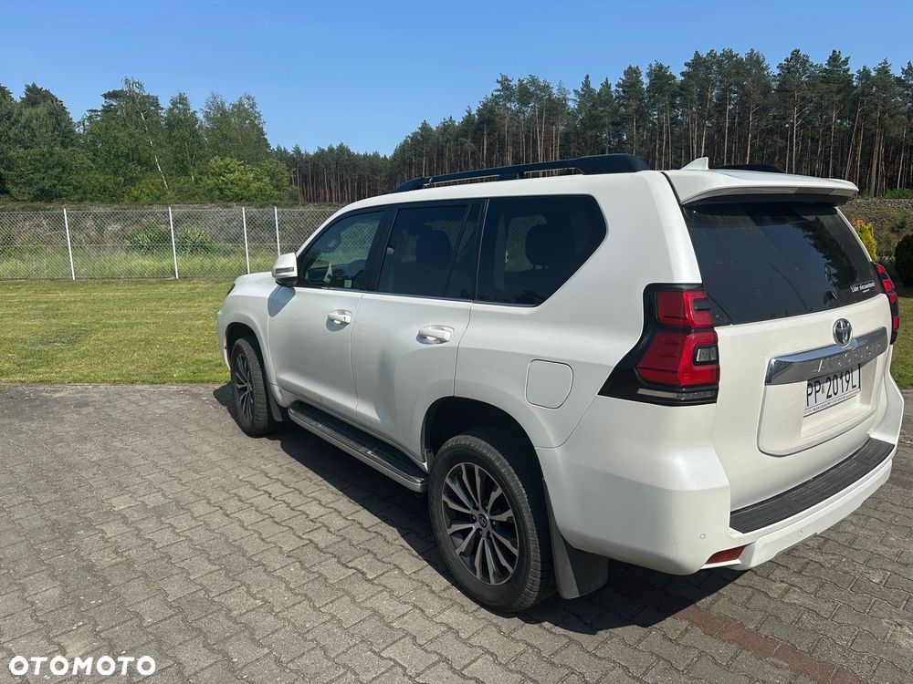 Używany Toyota Land Cruiser 2017 - 175 000 PLN, 119 000 km - Otomoto.pl