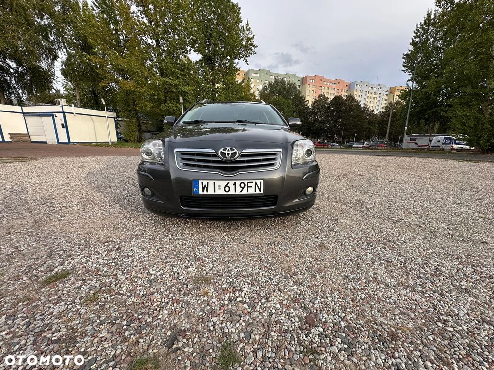 Używany Toyota Avensis 2006 - 10 000 PLN, 380 000 km - Otomoto.pl