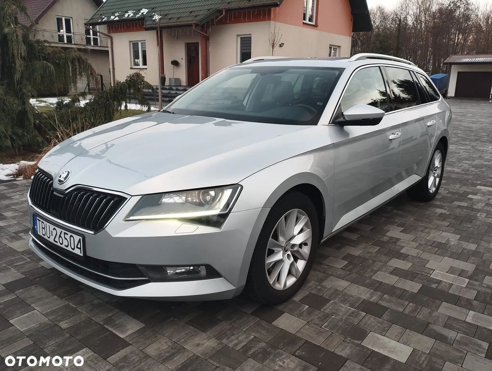 Używany Skoda Superb 2017 - 59 900 PLN, 192 370 km - Otomoto.pl