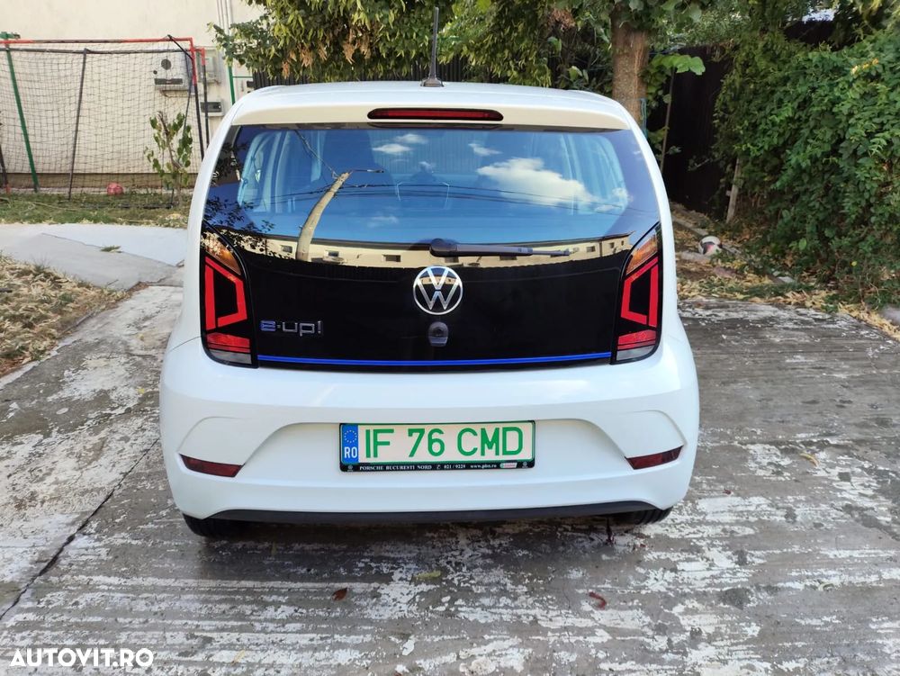 Utilizat Volkswagen up! 2023 - 17 750 EUR, 3 600 km - Autovit.ro