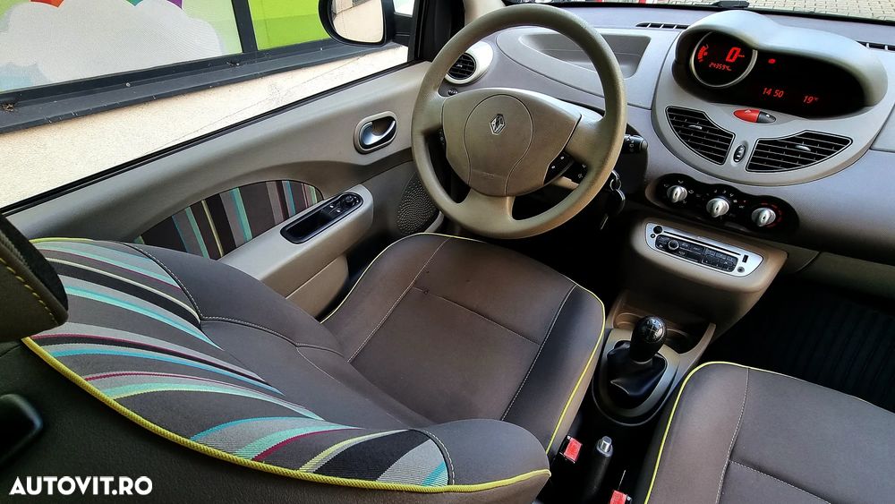 Utilizat Renault Twingo 2012 - 2 499 EUR, 243 000 km - Autovit.ro