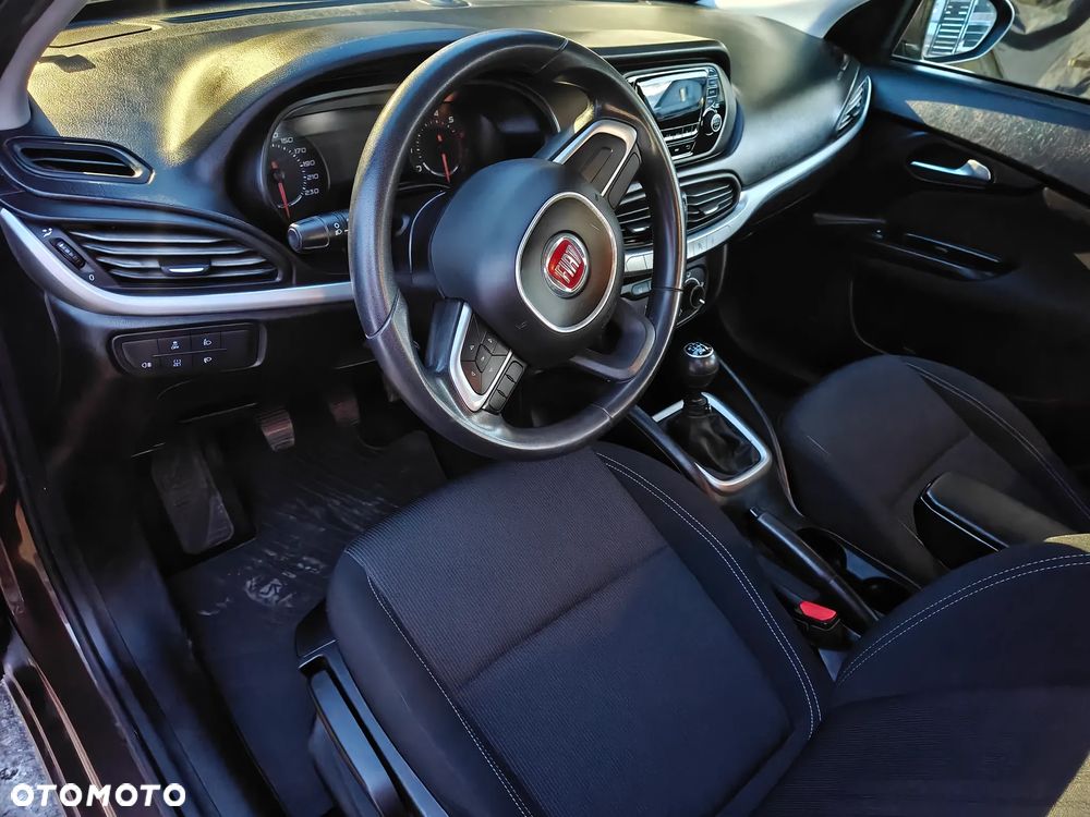 Używany Fiat Tipo 2017 - 35 500 PLN, 121 478 km - Otomoto.pl