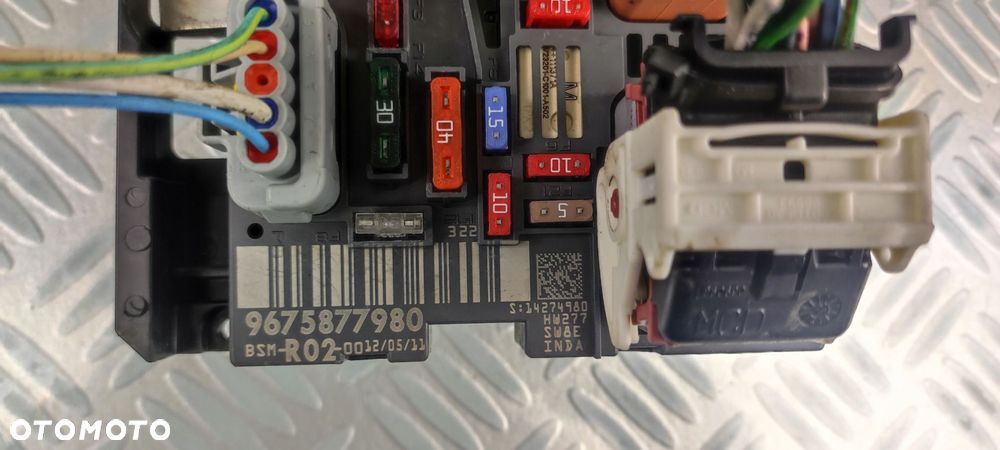 Używany Skrzynki bezpieczników - 399 PLN - Otomoto.pl