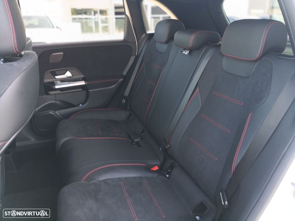 Usado Mercedes-Benz B 250 2025 - 49 690 EUR, 9 000 km - Standvirtual.com