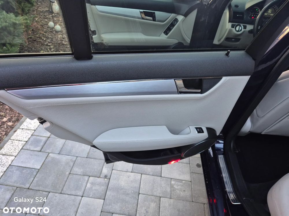 Używany Mercedes-Benz Klasa C 2010 - 24 200 PLN, 194 997 km - Otomoto.pl