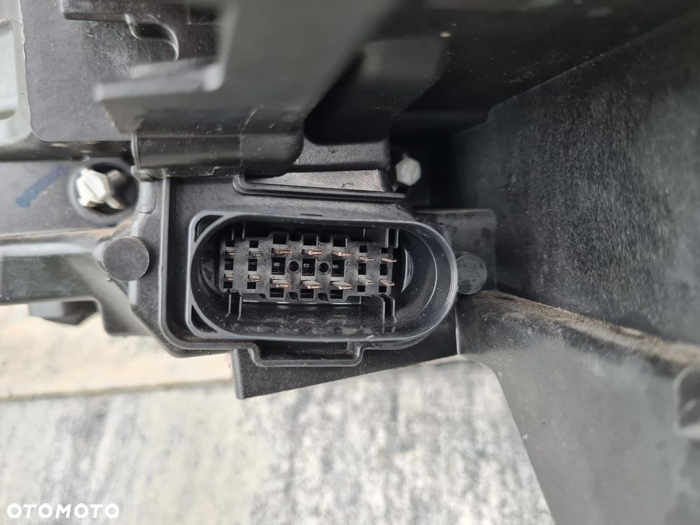 Używany Lampy przednie - 1 800 PLN - Otomoto.pl