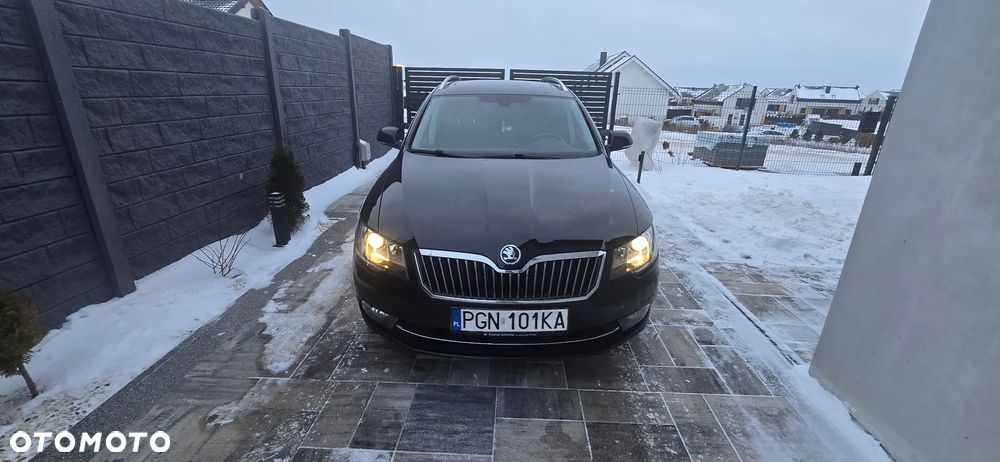 Używany Skoda Superb 2014 - 29 900 PLN, 322 000 km - Otomoto.pl