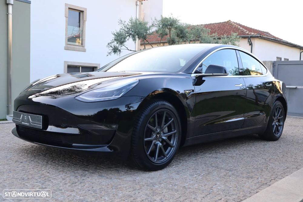 Usado Tesla Model 3 2019 - 25 990 EUR, 104 000 km - Standvirtual.com