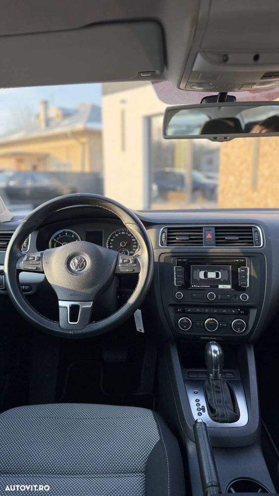 Utilizat Volkswagen Jetta 2013 - 8 850 EUR, 157 626 km - Autovit.ro