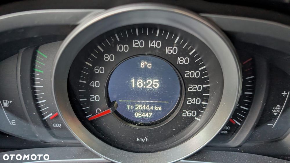 Używany Volvo V40 2016 - 29 000 PLN, 95 447 km - Otomoto.pl