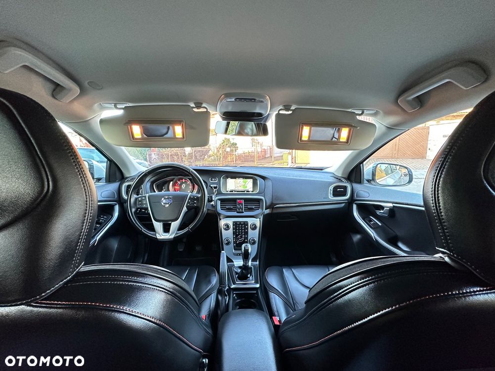 Używany Volvo V40 2015 - 37 900 PLN, 153 200 km - Otomoto.pl