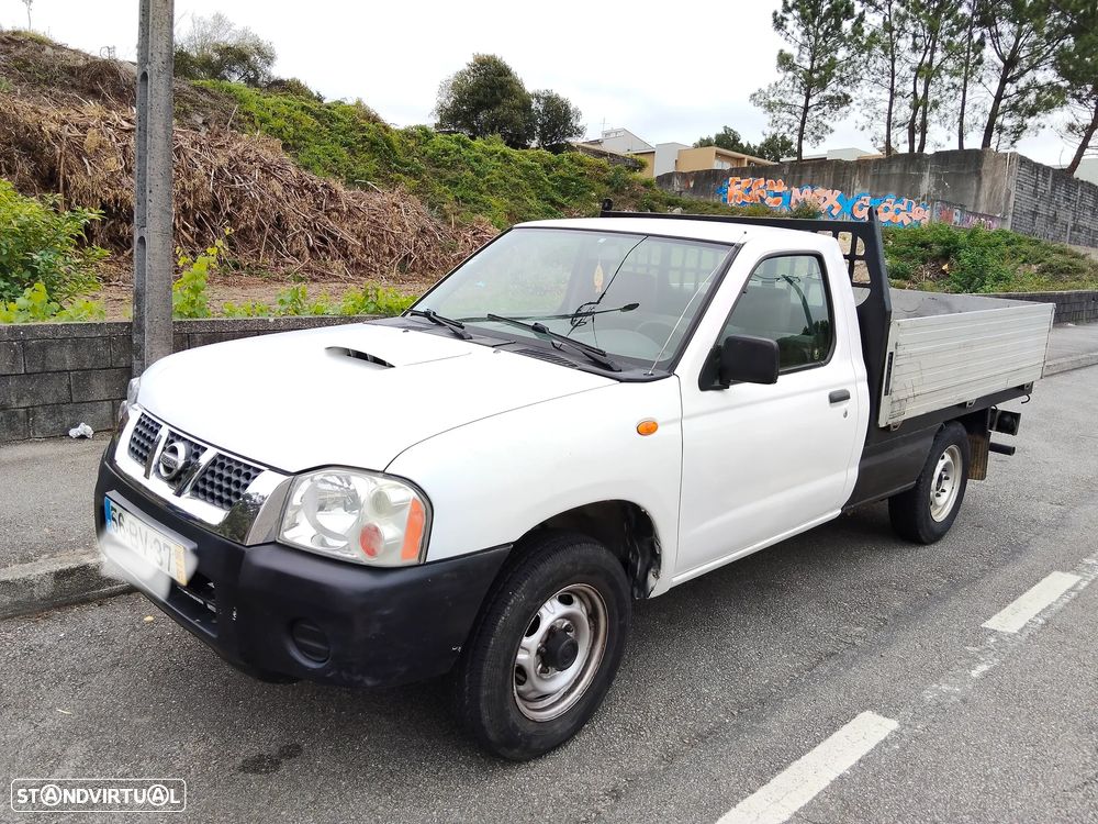 Usado Nissan Pick Up 2006 - 11 500 EUR, 184 000 km - Standvirtual.com