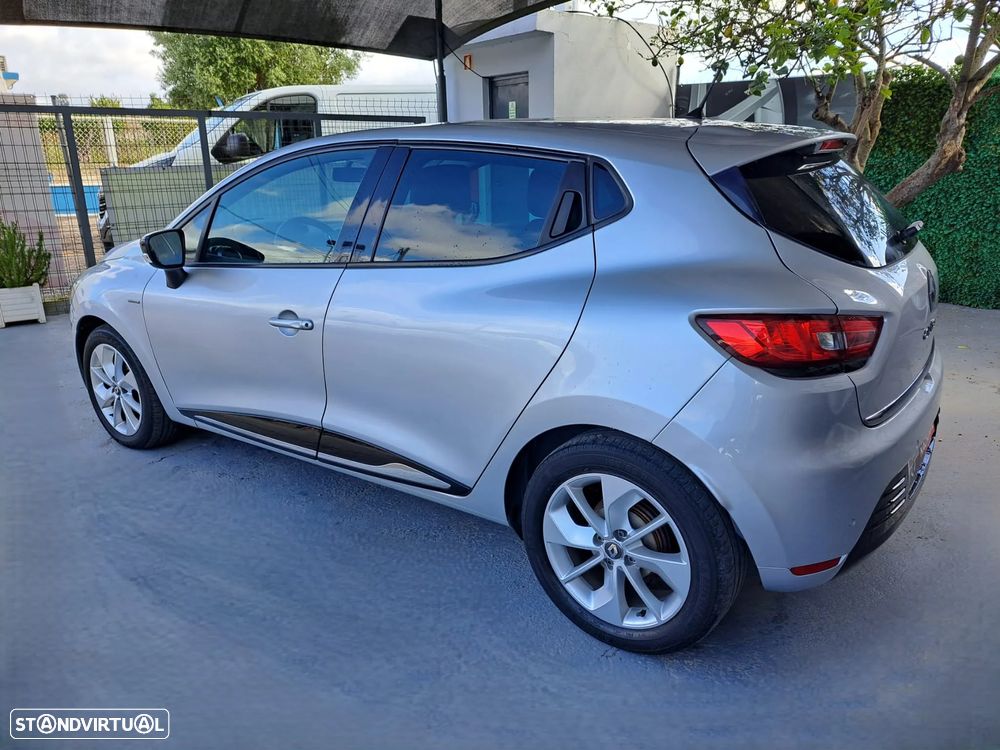 Usado Renault Clio 2018 - 12 750 EUR, 117 057 km - Standvirtual.com