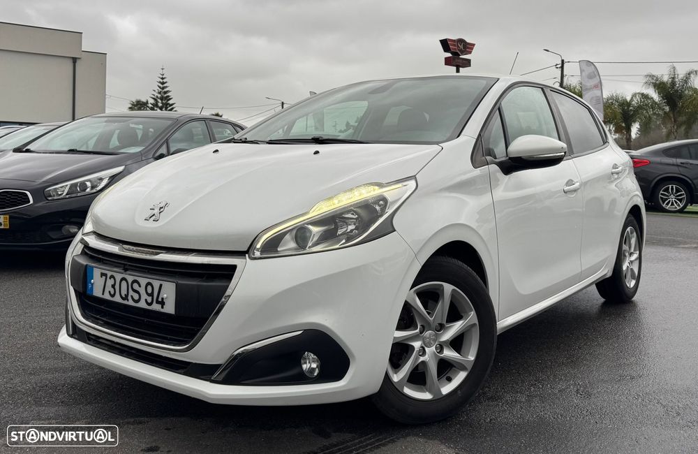 Usado Peugeot 208 2015 - 8 850 EUR, 120 000 km - Standvirtual.com
