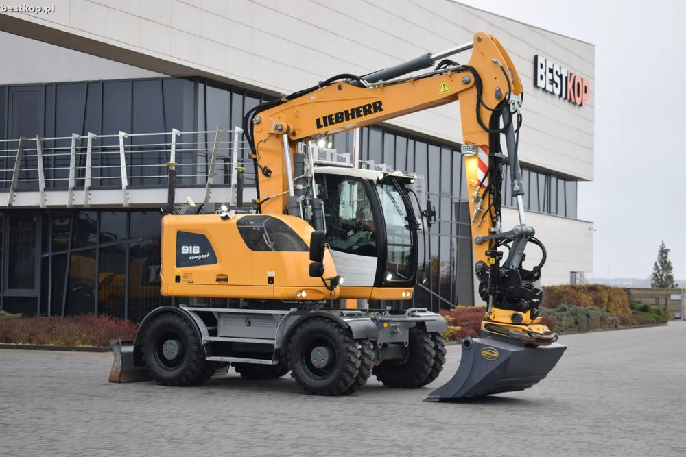 Używany Liebherr A918 Compact Litronic 2017 - 521 520 PLN - Otomoto.pl