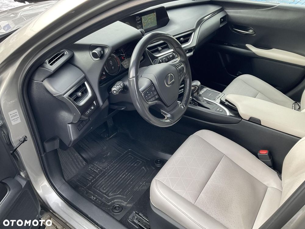 Używany Lexus UX 2019 - 109 900 PLN, 106 697 km - Otomoto.pl