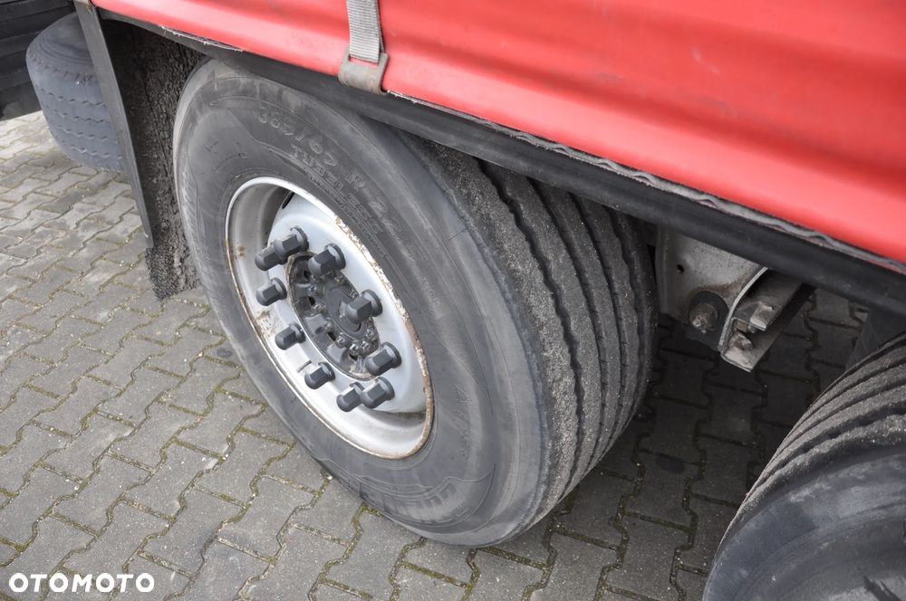 Używany Schmitz Cargobull STANDARD KOSZ NA EP OCYNK PODNOSZONY DACH ...