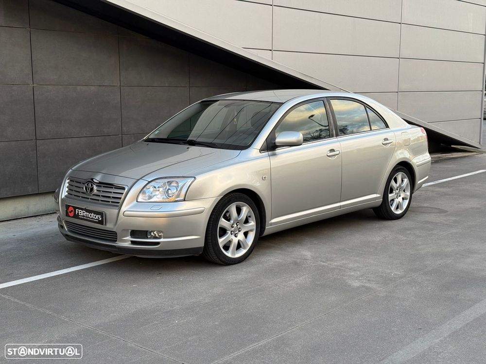 Usado Toyota Avensis 2004 - 4 990 EUR, 180 000 km - Standvirtual.com
