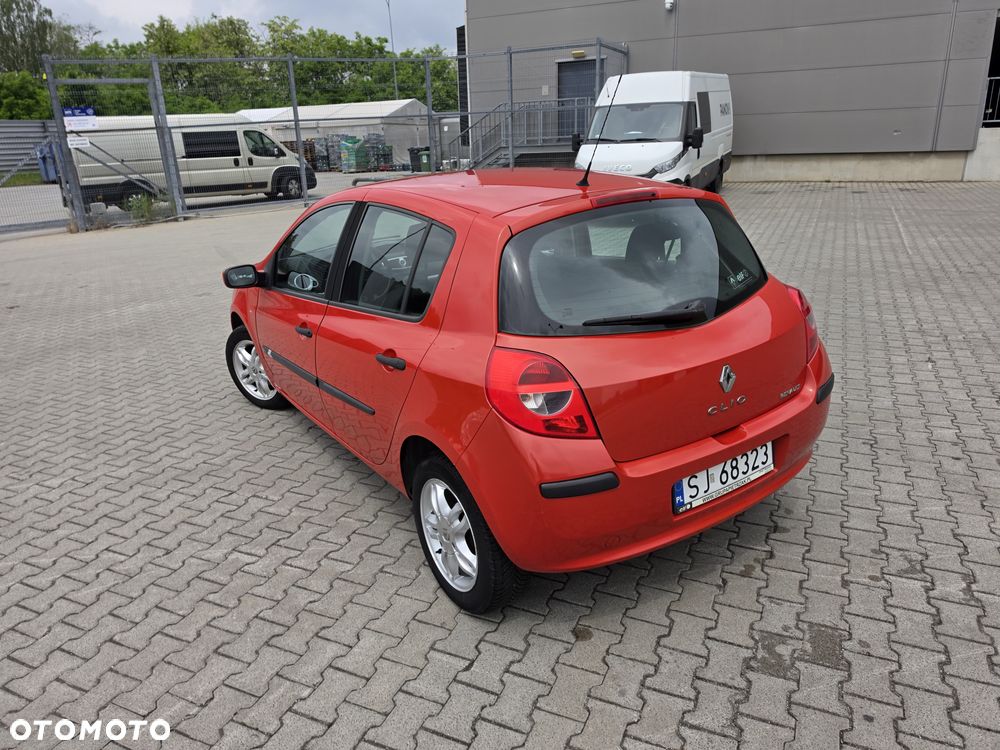 Używany Renault Clio 2005 - 7 200 PLN, 132 949 km - Otomoto.pl