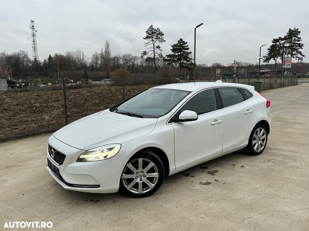 Utilizat Volvo V40 2018 - 9 700 EUR, 199 999 km - Autovit.ro