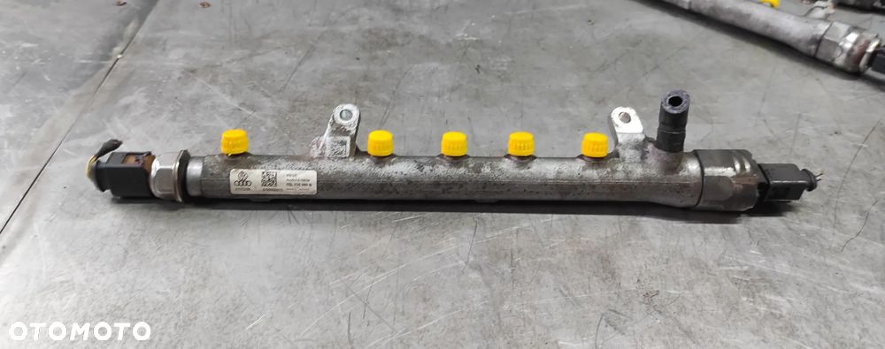 Używany Listwy wtryskowe - 450 PLN - Otomoto.pl