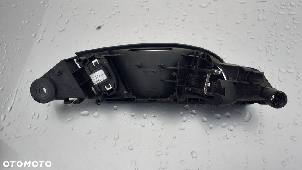 Używany Klamki wewnętrzne - 100 PLN - Otomoto.pl