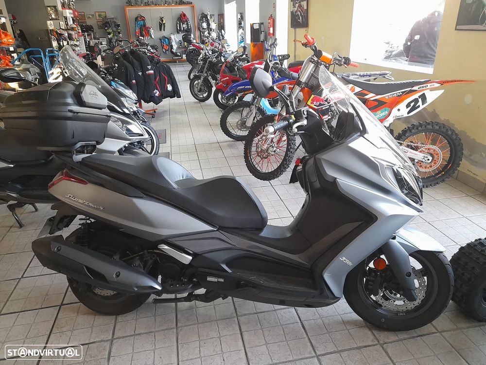 Usado Kymco Dink 2018 - 4 500 EUR - Standvirtual.com