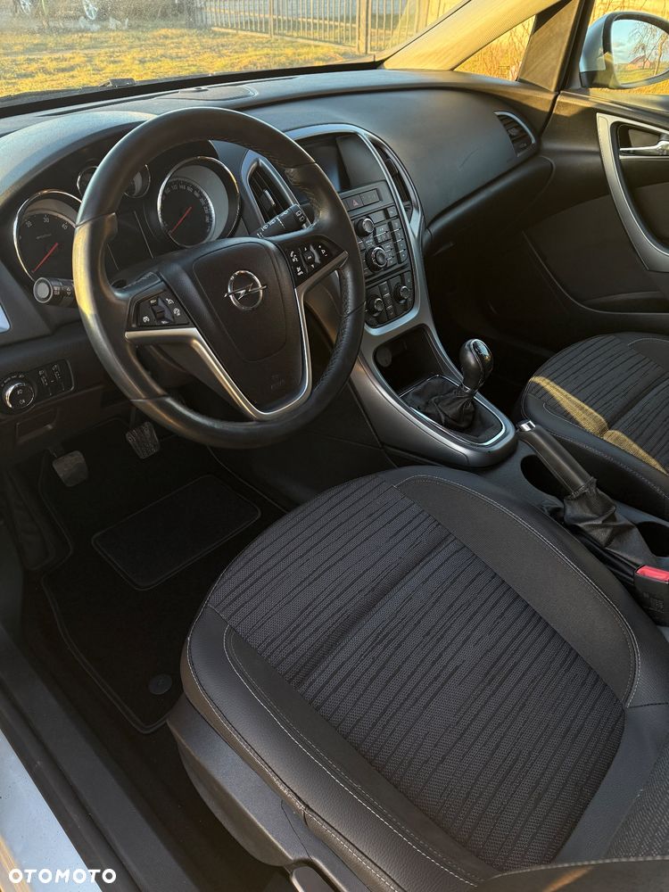 Używany Opel Astra 2014 - 18 700 PLN, 273 380 km - Otomoto.pl