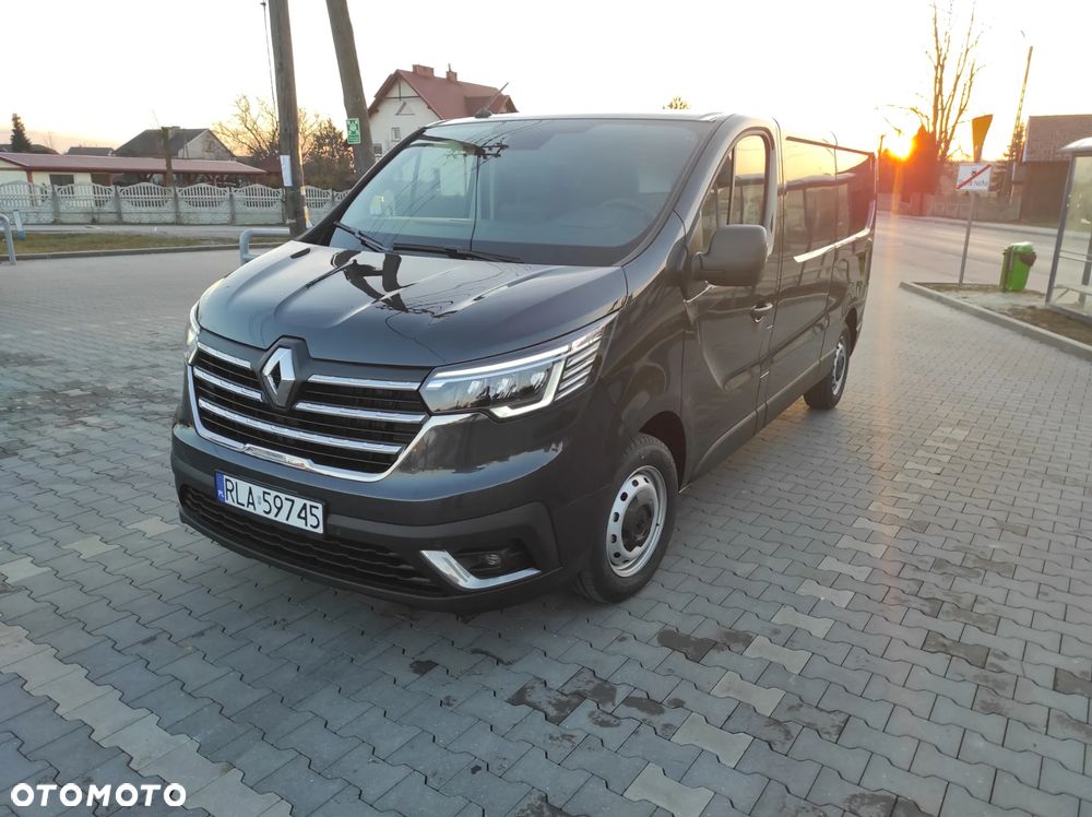 Używany Renault Trafic Blue dCi 130 Euro6 2022 - 119 998,80 PLN, 4 800 ...