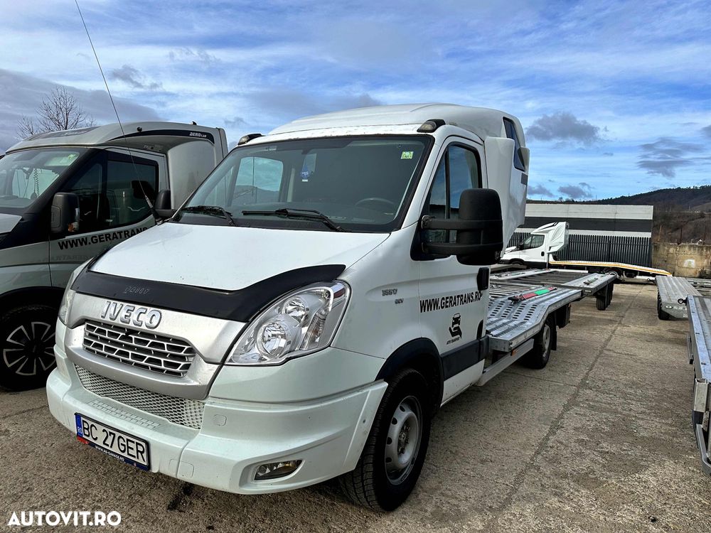 Utilizat Iveco 35S17 platforma, + platforma dubla Gala 2012 - 17 000 ...