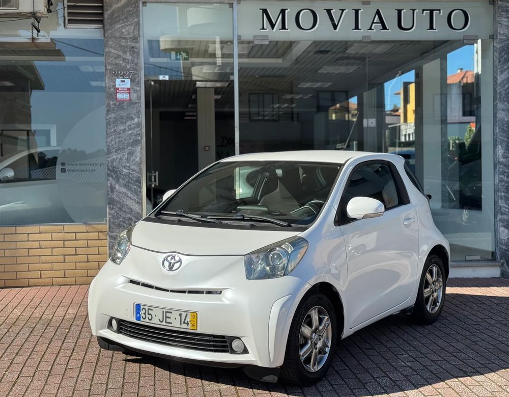 Usado Toyota iQ 2010 - 10 999 EUR, 83 000 km - Standvirtual.com