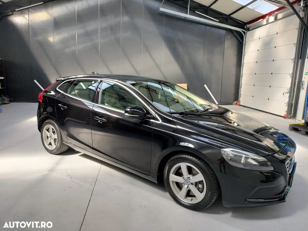 Utilizat Volvo V40 2014 - 9 900 EUR, 169 000 km - Autovit.ro