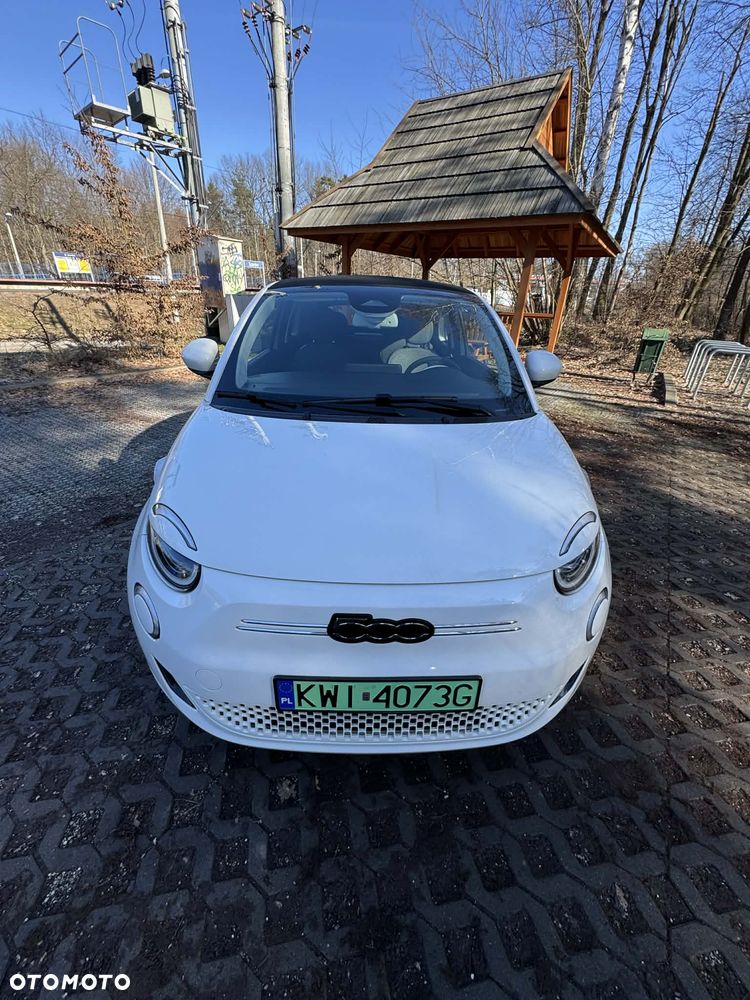 Używany Fiat 500e 2022 - 62 900 PLN, 16 000 km - Otomoto.pl