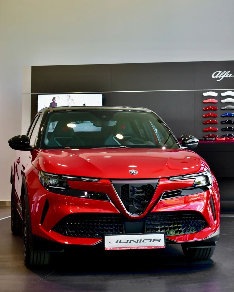 Nowy Alfa Romeo Junior 2024 - 184 400 PLN, 1 km - Otomoto.pl