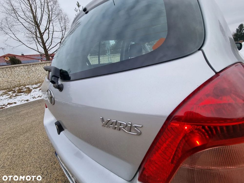 Używany Toyota Yaris 2007 - 11 000 PLN, 180 000 km - Otomoto.pl