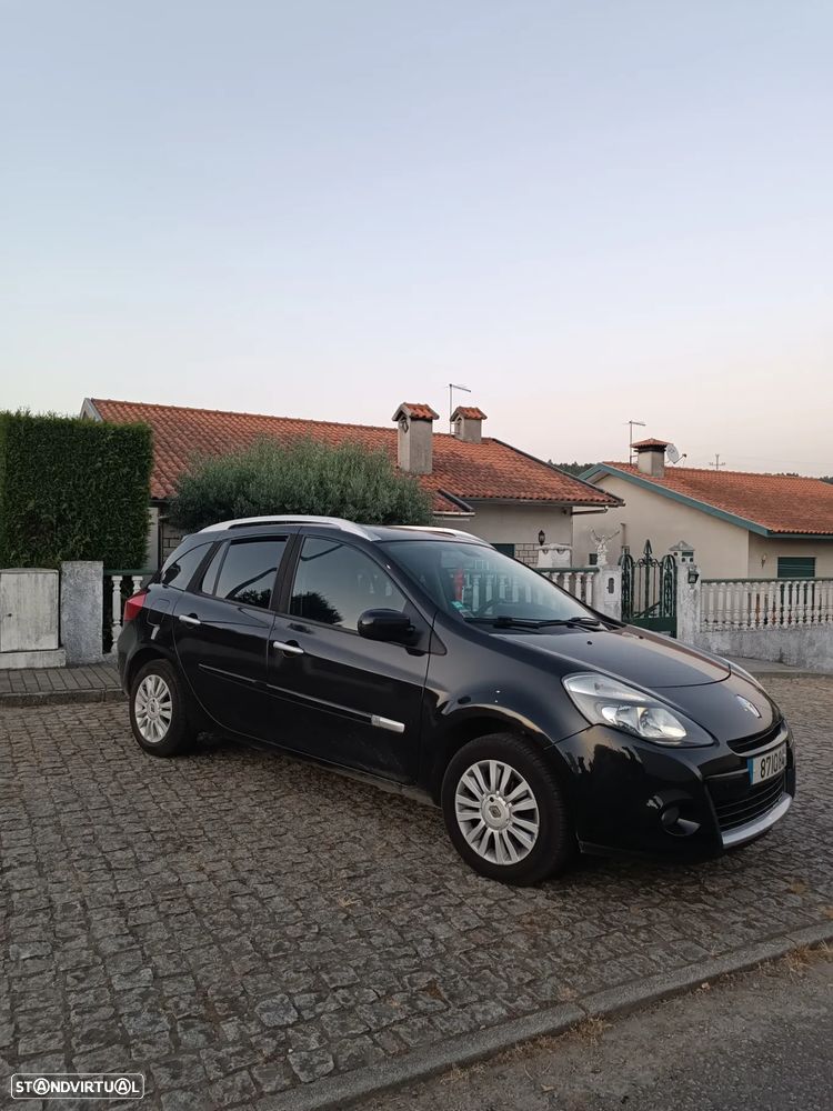 Usado Renault Clio Break 2010 - 4 250 EUR, 184 450 km - Standvirtual.com