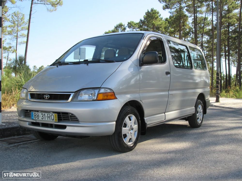 Usado Toyota HiAce 2001 - 7 500 EUR, 194 000 km - Standvirtual.com