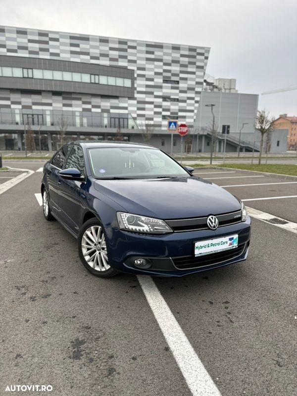 Second hand Volkswagen Jetta - 10 800 EUR, 145 500 km, 2013 - autovit.ro