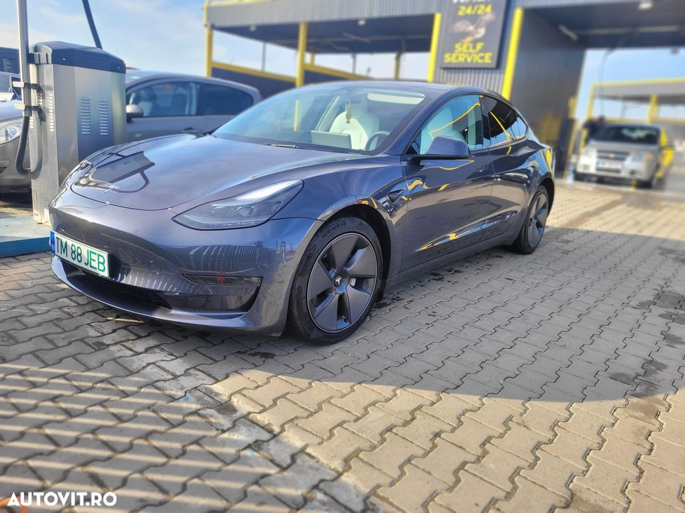 Second hand Tesla Model 3 - 38 500 EUR, 48 500 km - Autovit