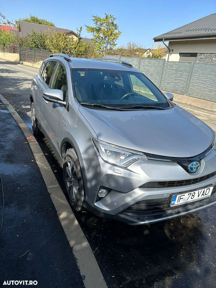 Second hand Toyota RAV4 - 20 490 EUR, 128 000 km, 2017 - autovit.ro