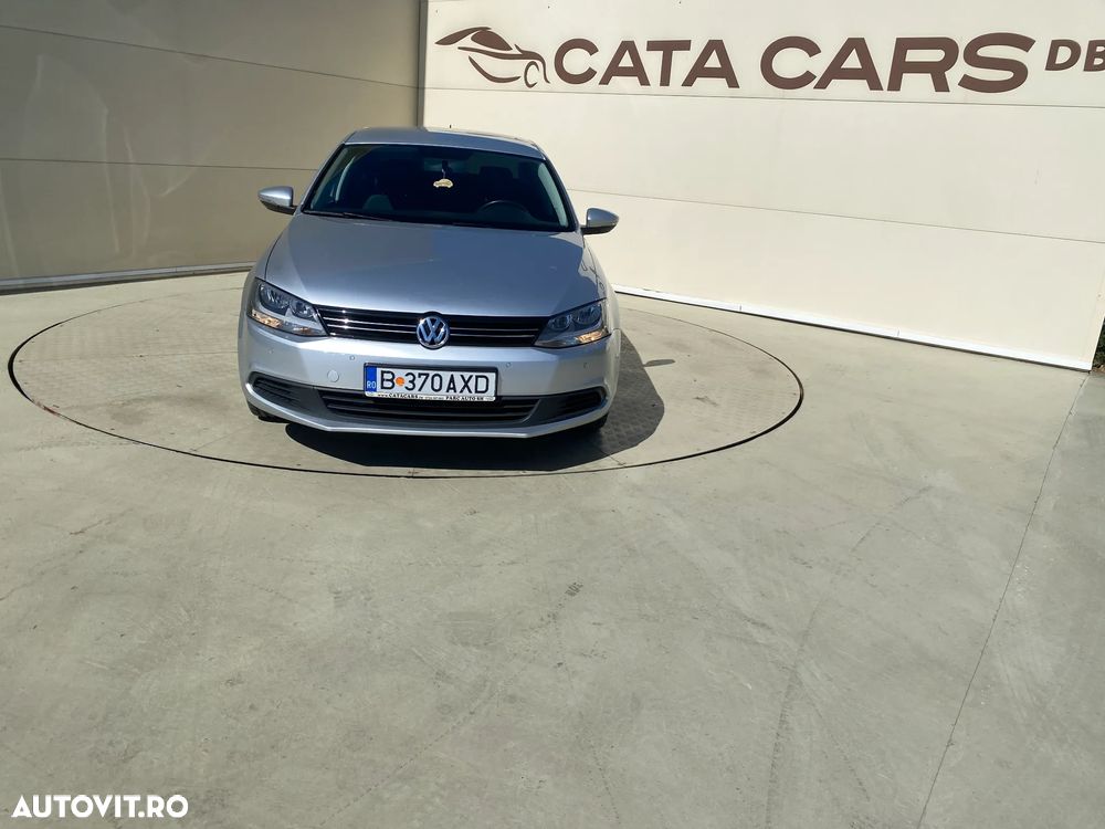 Second hand Volkswagen Jetta - 7 390 EUR, 210 000 km - Autovit