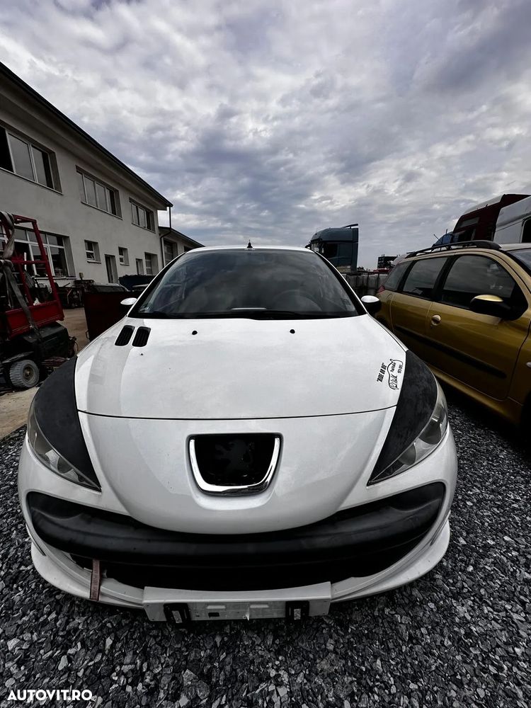 Second hand Peugeot 206 - 1 760 EUR, 112 229 km - Autovit